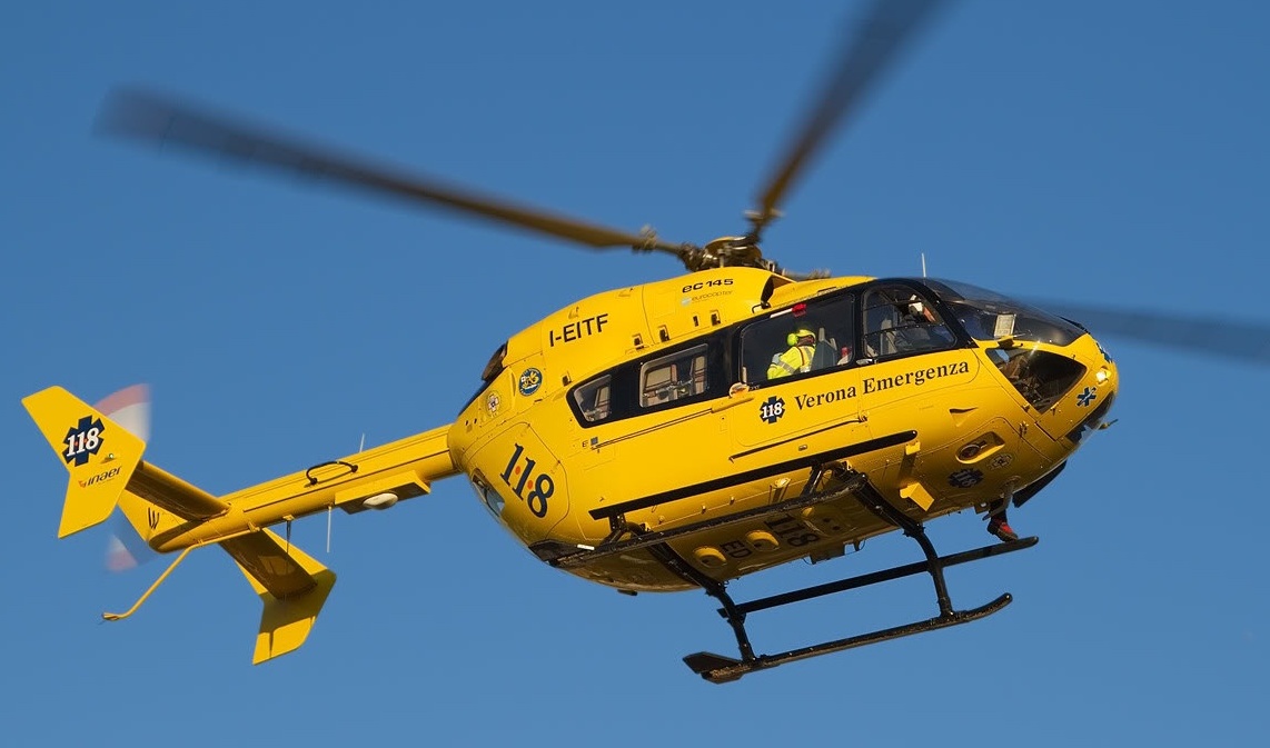 Incidente a San Giovanni Ilarione, auto finisce nella scarpata