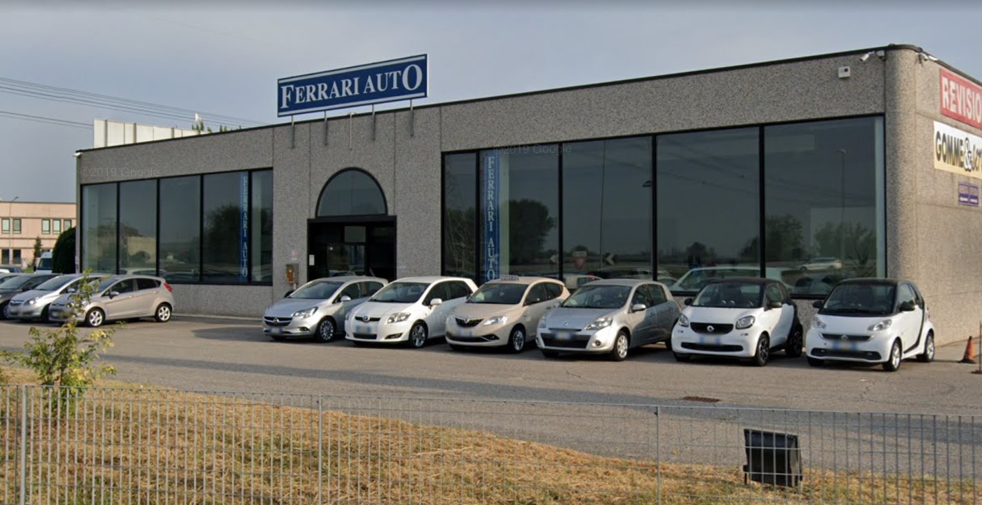 La banda del tombino assalta la concessionaria ma scappa a mani vuote