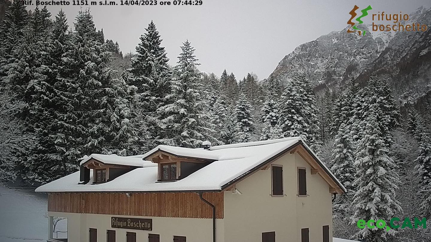 Ondata di freddo fuori stagione sul Veronese, in Lessinia è tornata la neve