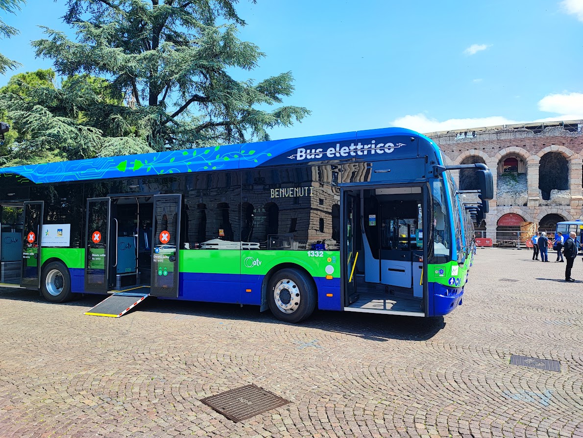 Verona, biglietti del bus calmierati per disincentivare l'uso dell'auto