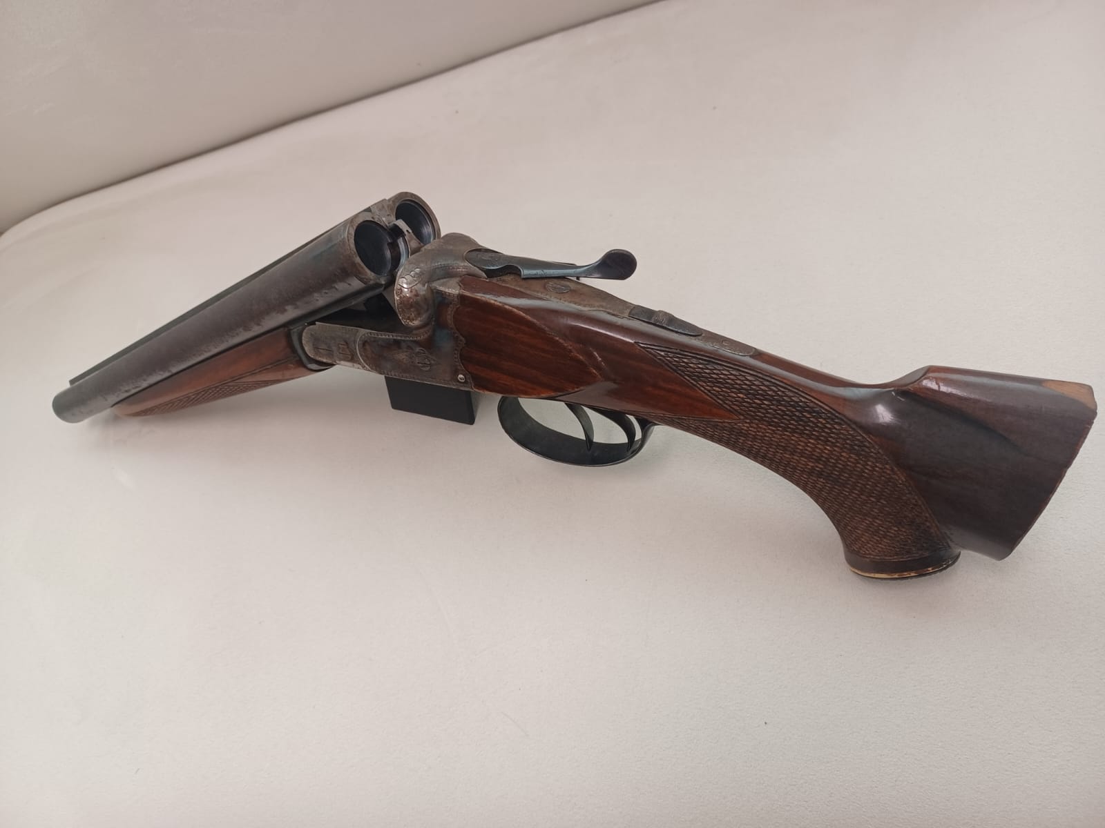 Legnago, ha un fucile a canne mozze nascosto sotto il letto: arrestato