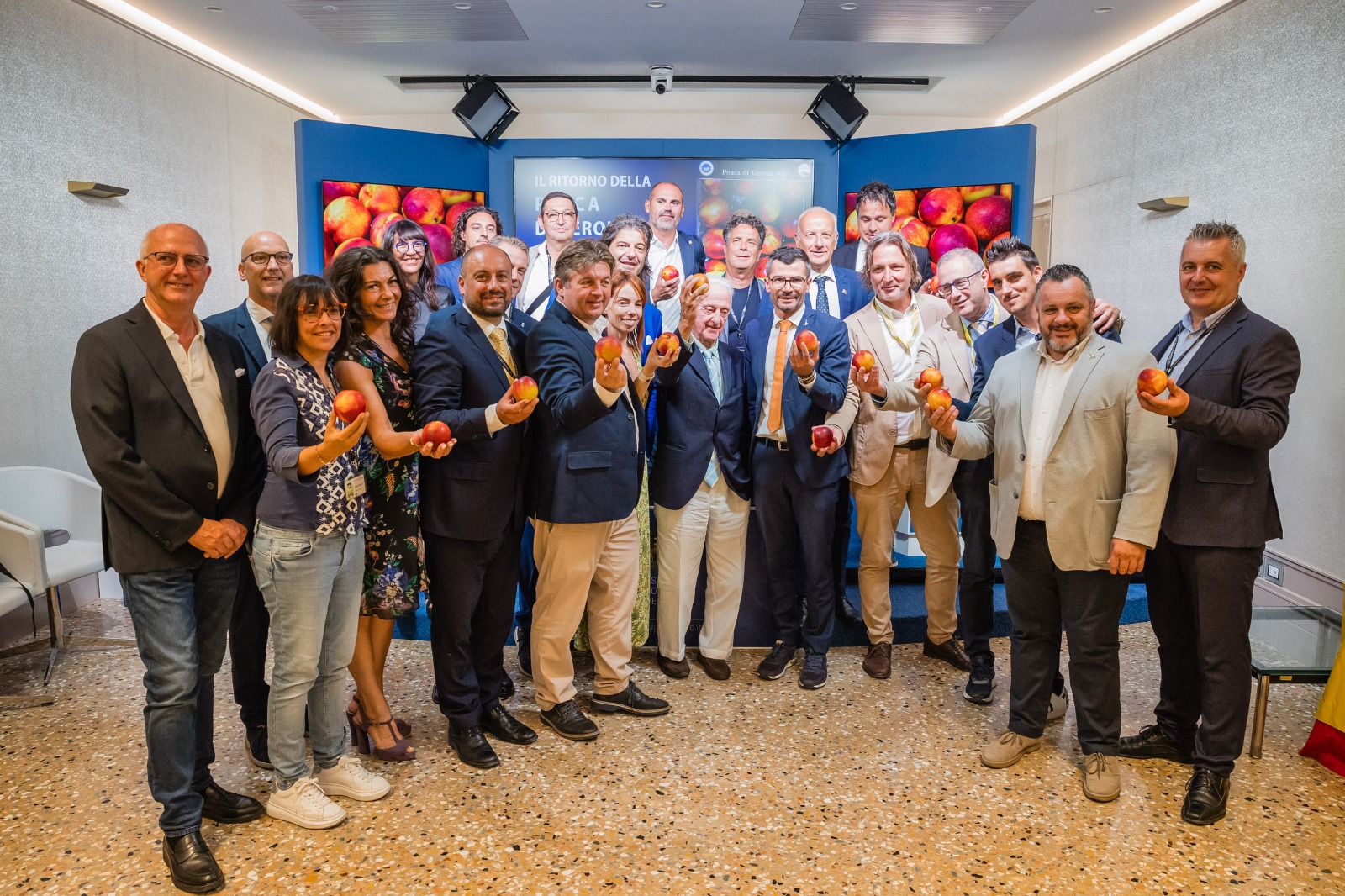 Ritorna il marchio della pesca Igp di Verona, eccellenza del territorio