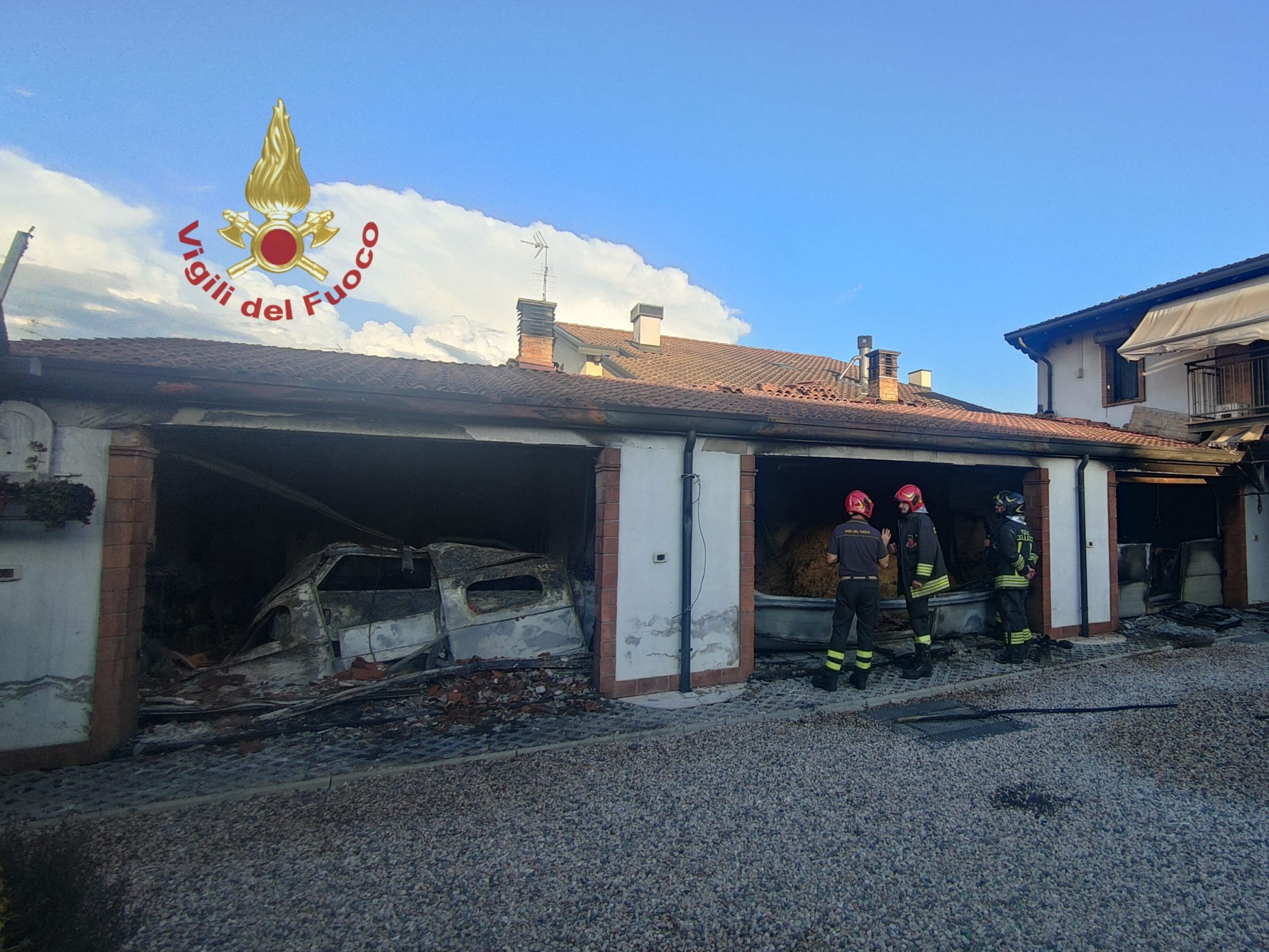 Zevio, incendio nel garage: 82enne ustionato per spegnere le fiamme
