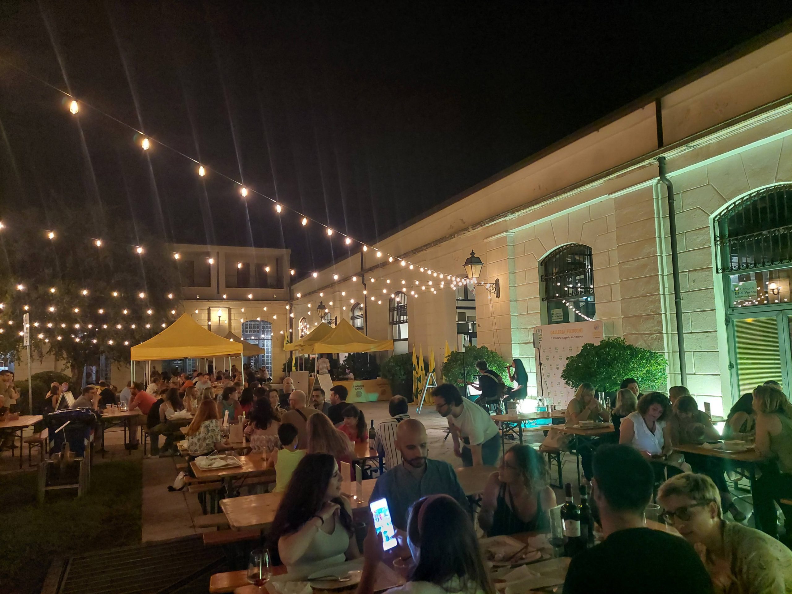 Festa d'autunno al Mercato coperto tra piatti a km zero e musica dal vivo