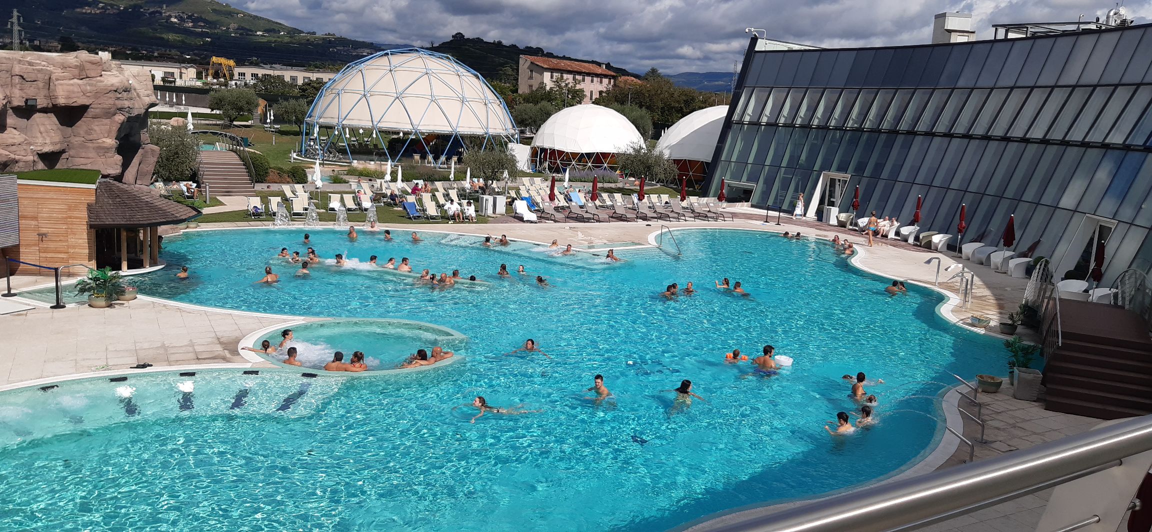 Verona, turismo termale: il nuovo hotel di Aquardens con sauna "teatro"