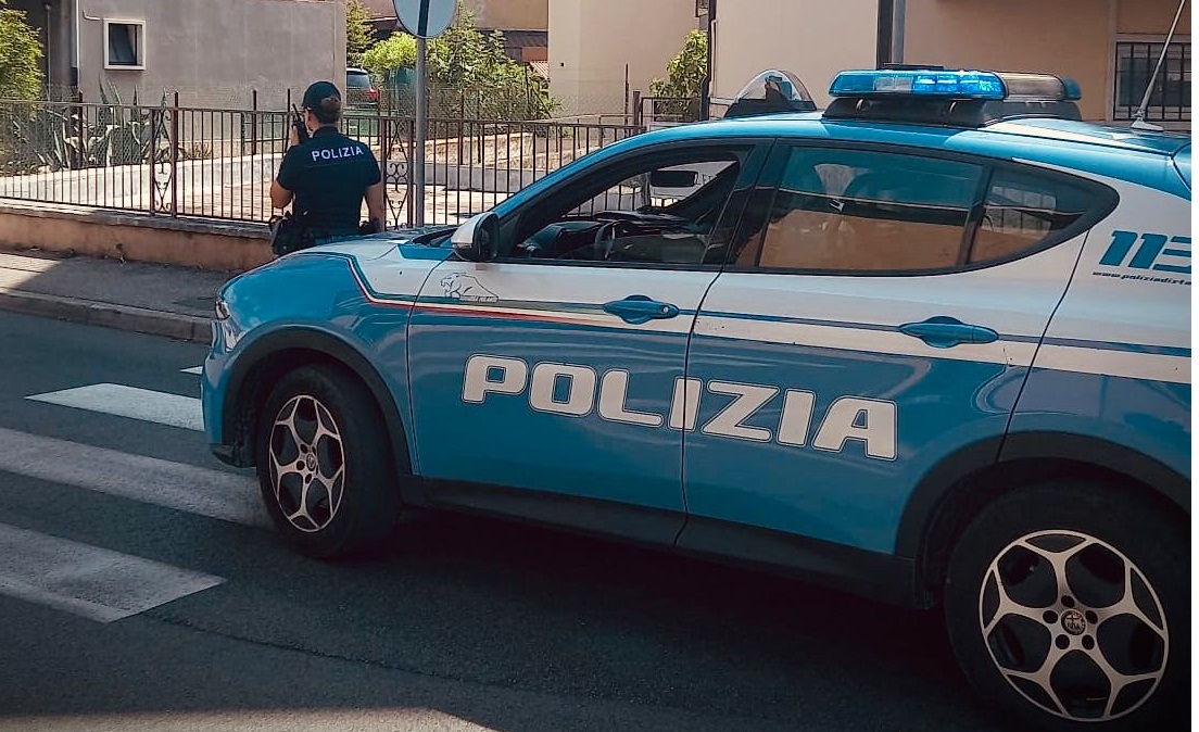 Rubano in un supermercato e aggrediscono il direttore aizzandogli ...