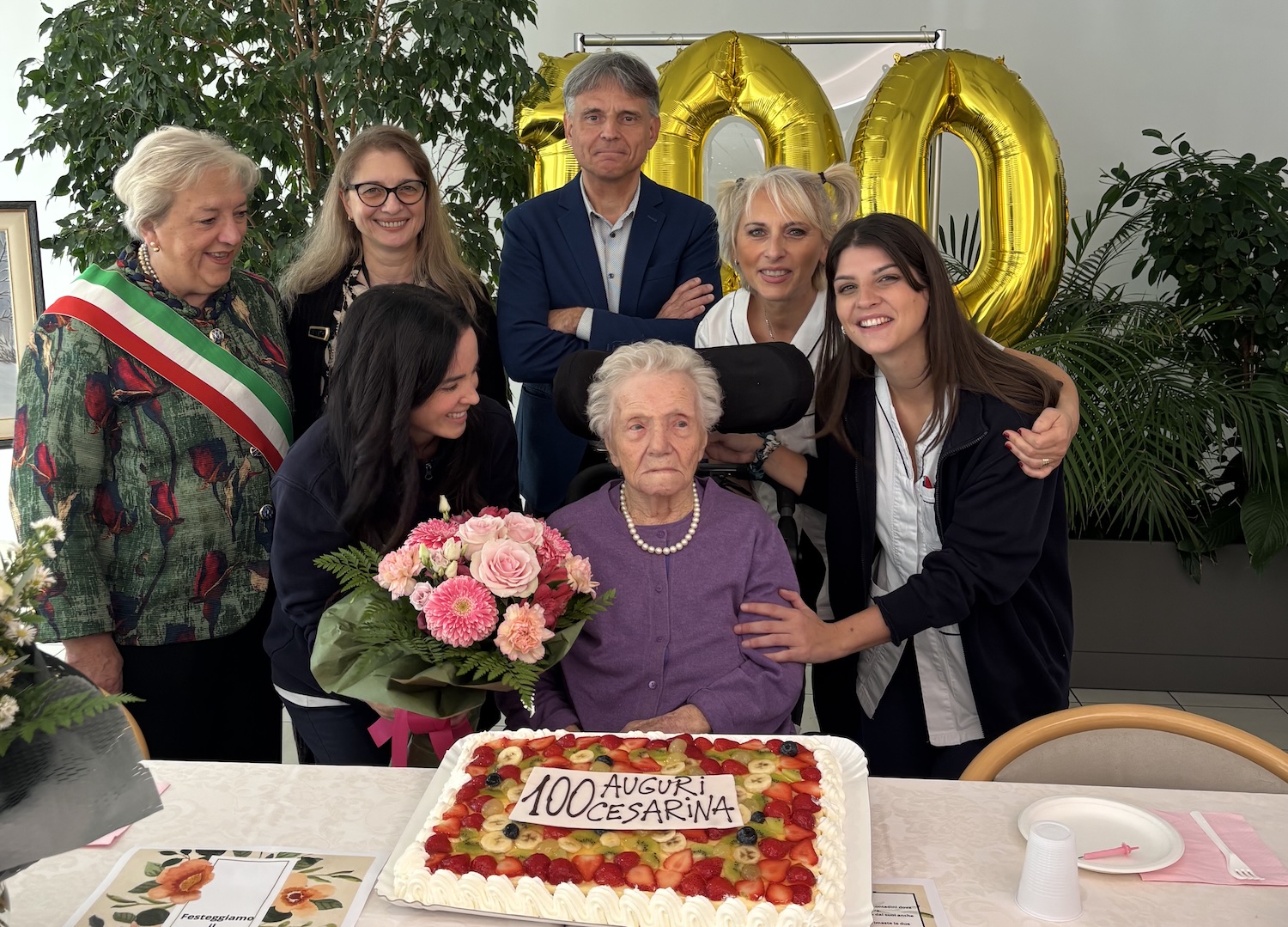 I cento anni di Cesarina, una vita dedicata al lavoro e alla pittura