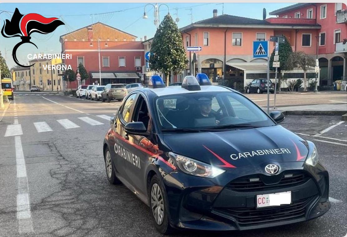 Due arresti per droga, sequestrato un etto di cocaina e mille euro