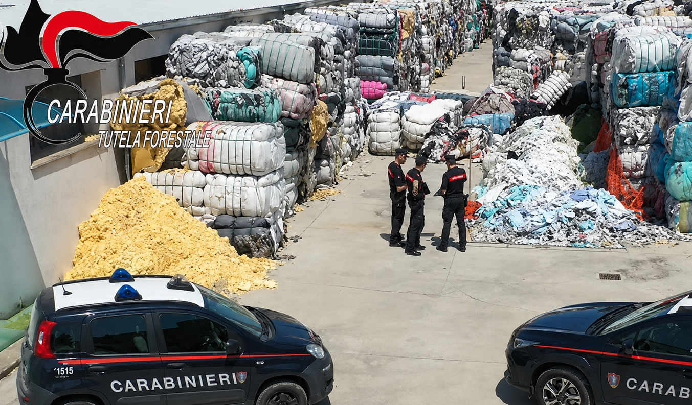 Traffico rifiuti tessili: 15 discariche abusive, sequestri nel Veronese